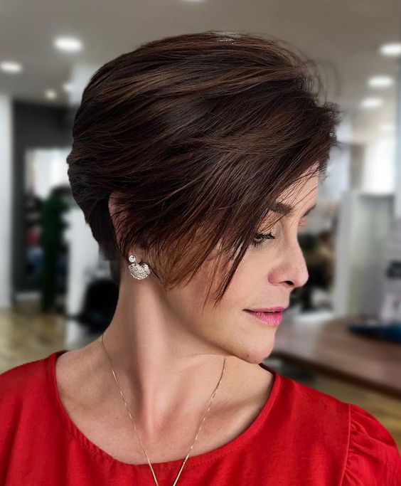 32 Low-Maintenance Pixie Cuts That Are Still Super Cute! - Page 21 of 32